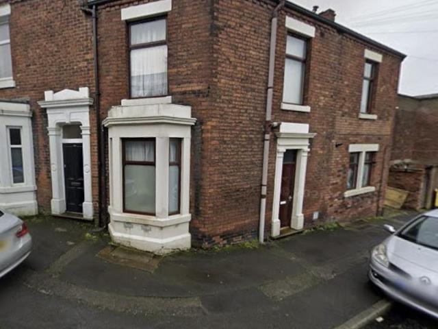 6 bedroom end of terrace house for sale