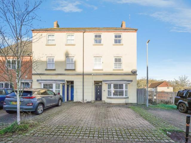 6 bedroom end of terrace house for sale