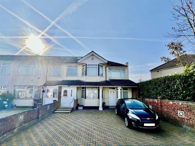 6 bedroom end of terrace house for sale