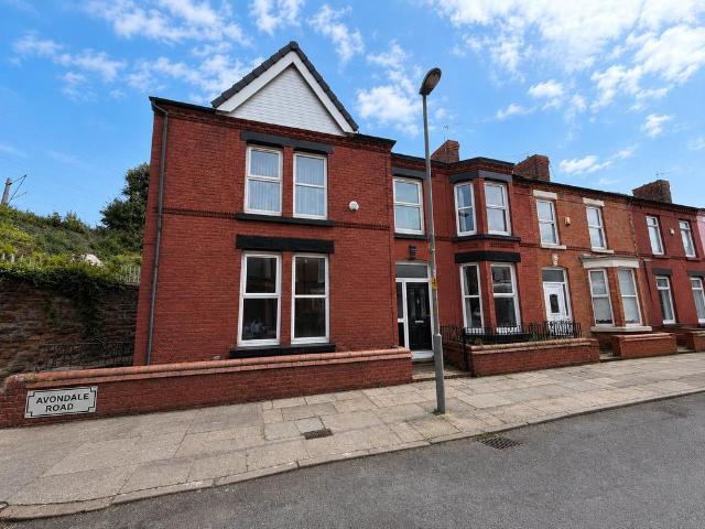 6 bedroom end of terrace house for sale