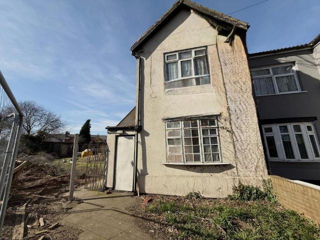 6 bedroom end of terrace house for sale
