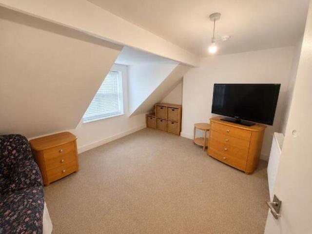 6 bedroom end of terrace house for sale in Clive Road, Cardiff, CF5