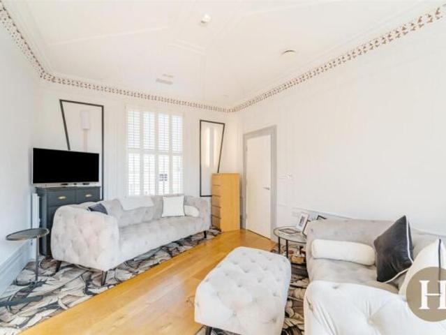 6 bedroom end of terrace house for sale in St. Johns Road, Harborne, B17