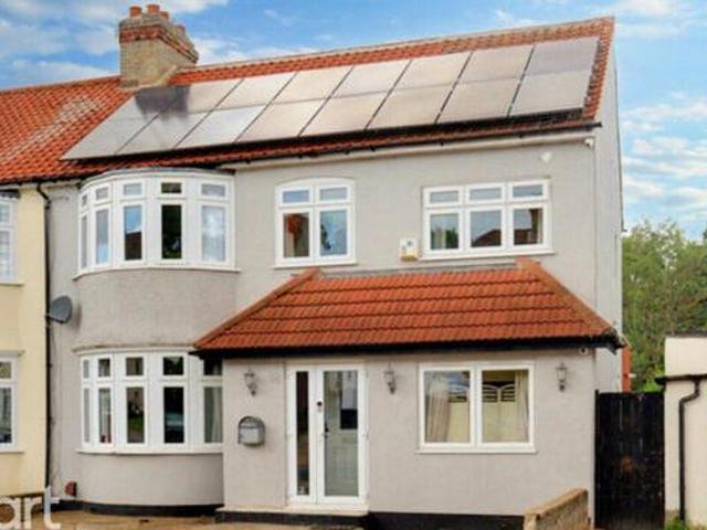 6 Bedroom End Of Terrace House For Sale In Romford