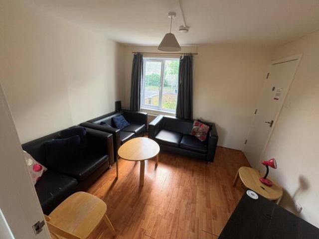 6 bedroom end of terrace house for sale in Tilehouse Close, Headington, OX3