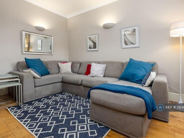 6 bedroom end of terrace house to rent