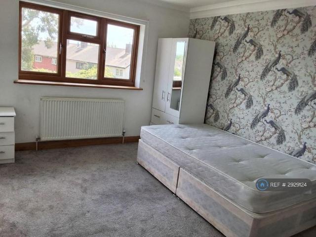 6 bedroom end of terrace house to rent
