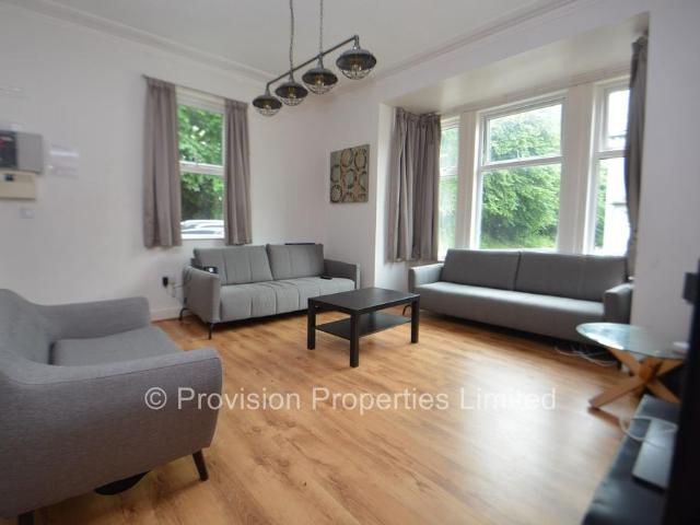 6 bedroom end of terrace house to rent