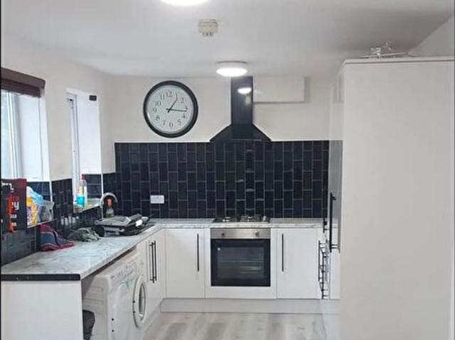 6 Bedroom End Of Terrace House To Rent In Arthur Avenue / Bedroom House /, NG7