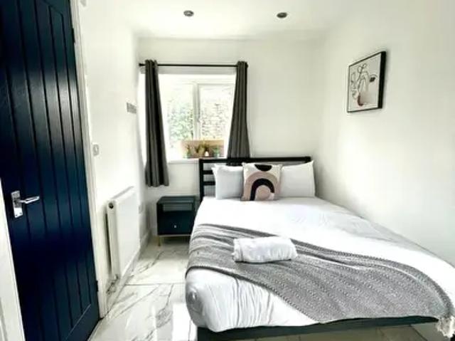 6 Bedroom End Of Terrace House To Rent In Brunswick Street, Swansea, SA1
