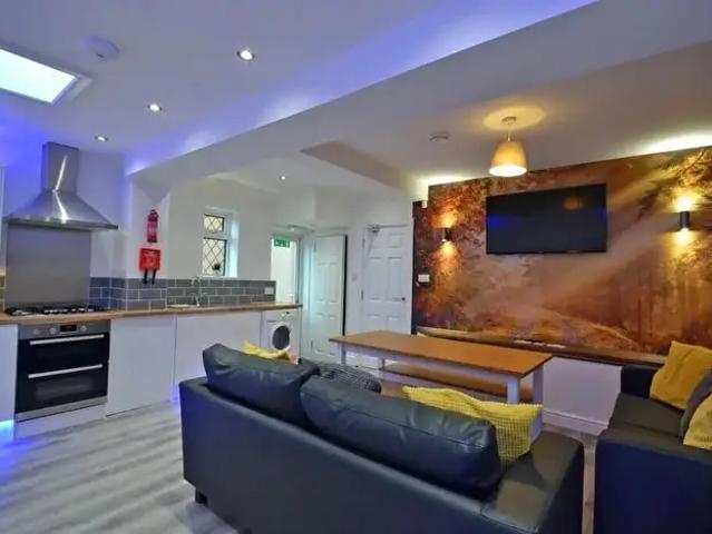 6 Bedroom End Of Terrace House To Rent In Salisbury Street Bed Student Property, NG9