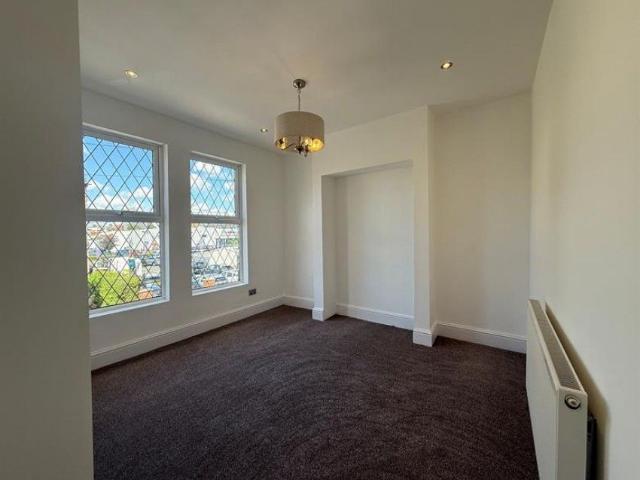 6 Bedroom End Terrace Available Arranging tenancy