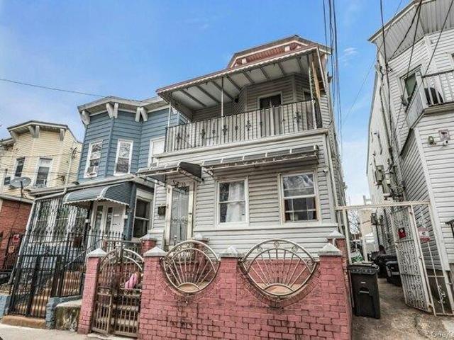 6 bedroom, East Elmhurst NY 11369 LS101780957