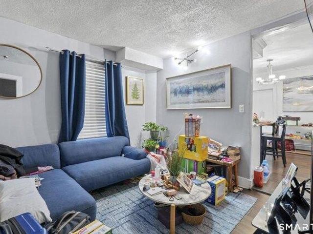 6 bedroom, East Hartford CT 06108 105105768