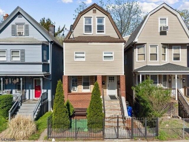6 bedroom, East Orange NJ 07018 LS102028743