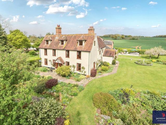 6 bedroom equestrian facility for sale