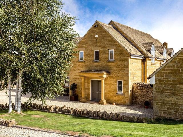 6 bedroom equestrian facility for sale