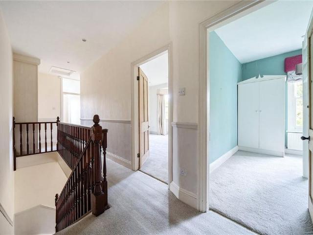6 bedroom equestrian property to rent