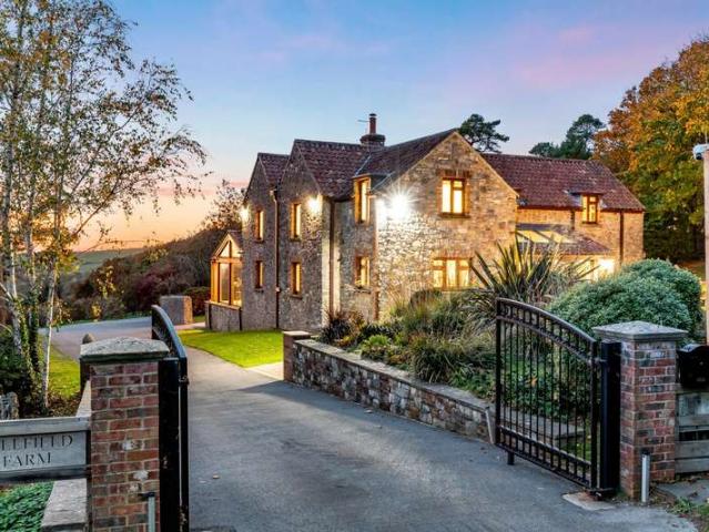 6 Bedroom Farm Commercial