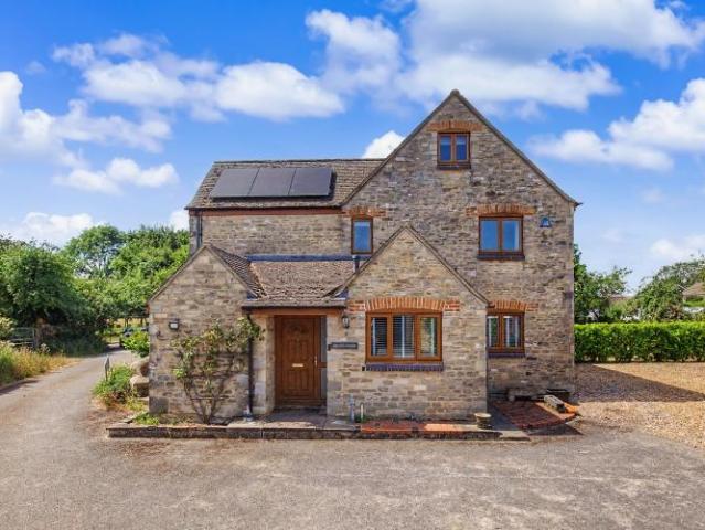 6 bedroom farm house to rent