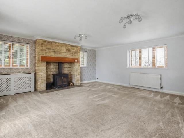 6 bedroom farm house to rent