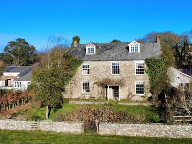 6 Bedroom Farm House Character Property