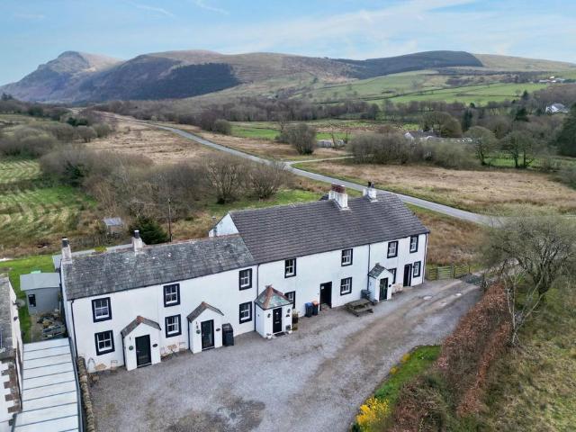 6 bedroom farm house for sale