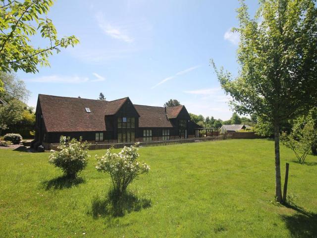 6 bedroom detached house for sale