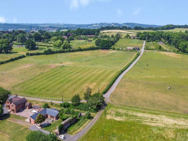6 bedroom farm house for sale