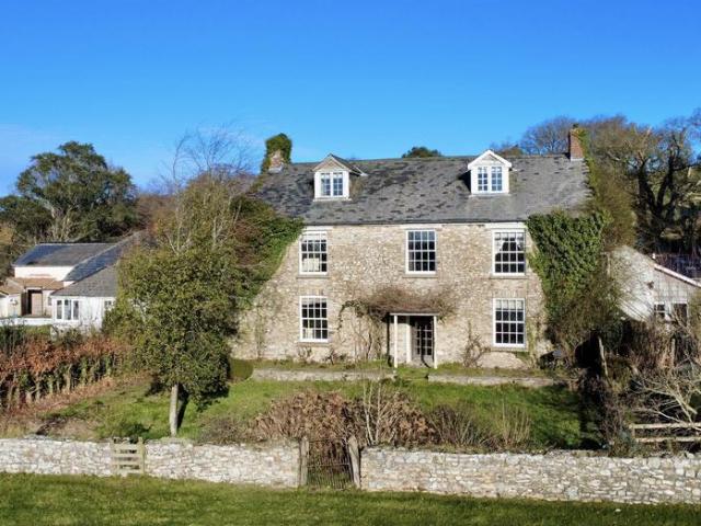 6 bedroom farm house for sale