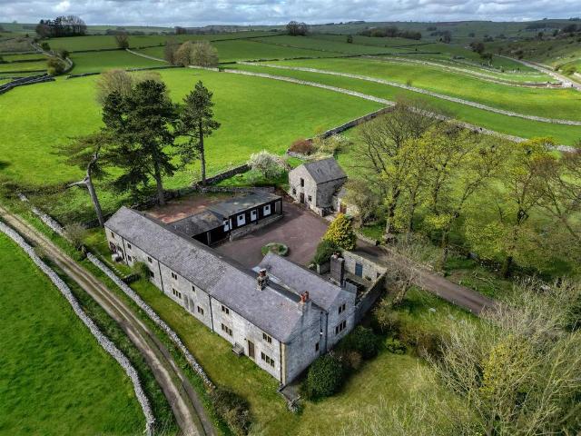 6 bedroom farm house for sale