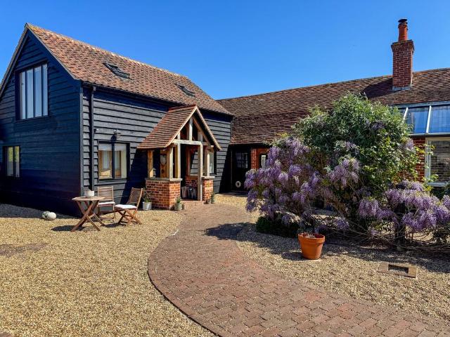 6 bedroom farm house for sale