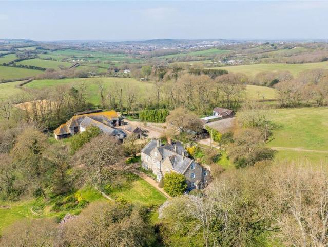 6 bedroom farm house for sale