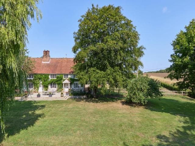 6 bedroom farm house for sale