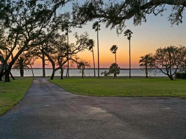 6 bedroom, FL FL LS100902274