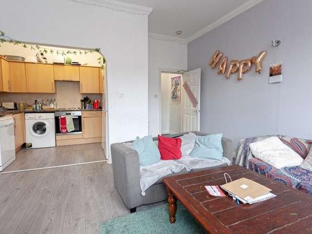 6 Bedroom Flat