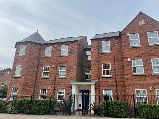 6 Bedroom Flat