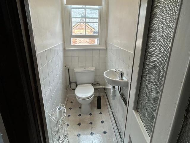 6 bedroom flat to rent