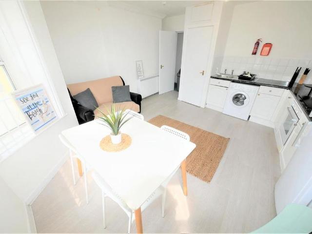 6 bedroom flat to rent