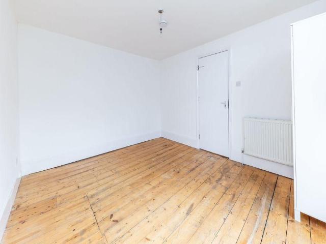 6 bedroom flat to rent