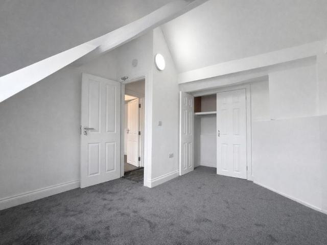 6 bedroom flat to rent