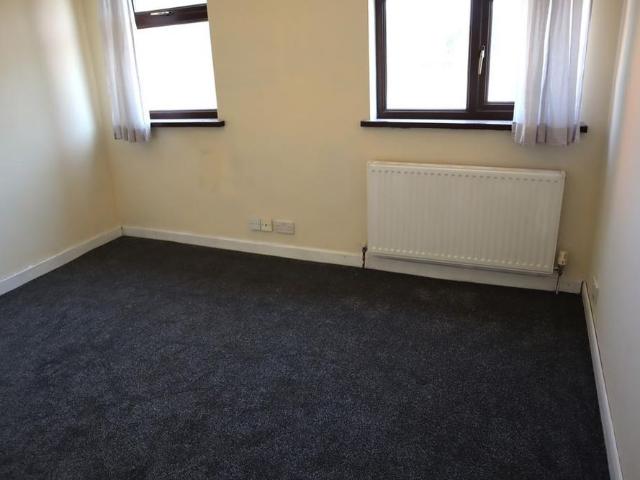 6 bedroom flat to rent