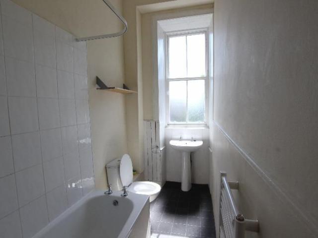 6 bedroom flat to rent