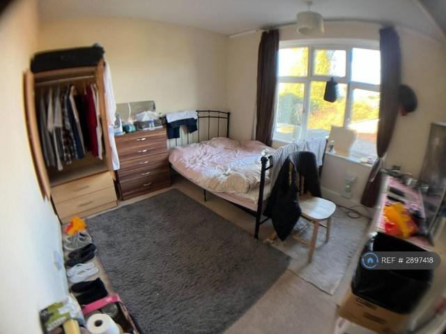 5 bedroom flat to rent