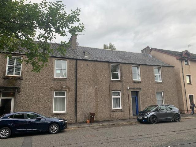 6 bedroom flat to rent