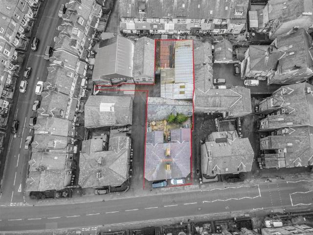 6 bedroom flat for sale
