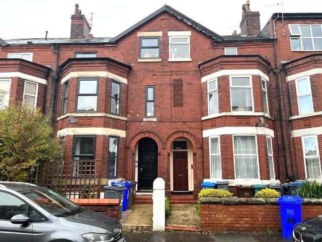 6 bedroom flat for sale
