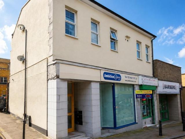 6 bedroom flat for sale