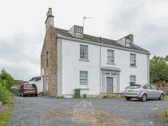 6 bedroom flat for sale