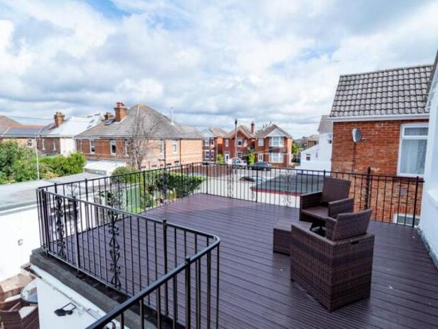 6 bedroom flat for sale in 11 Constitution Hill Road, Poole, BH14 0QB, BH14